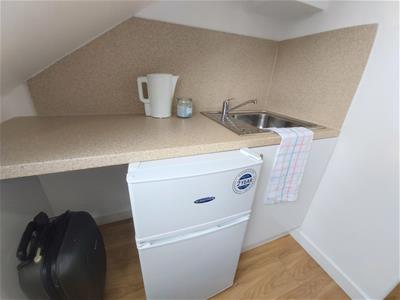 North Road PCM £660 p.c.m. To Let